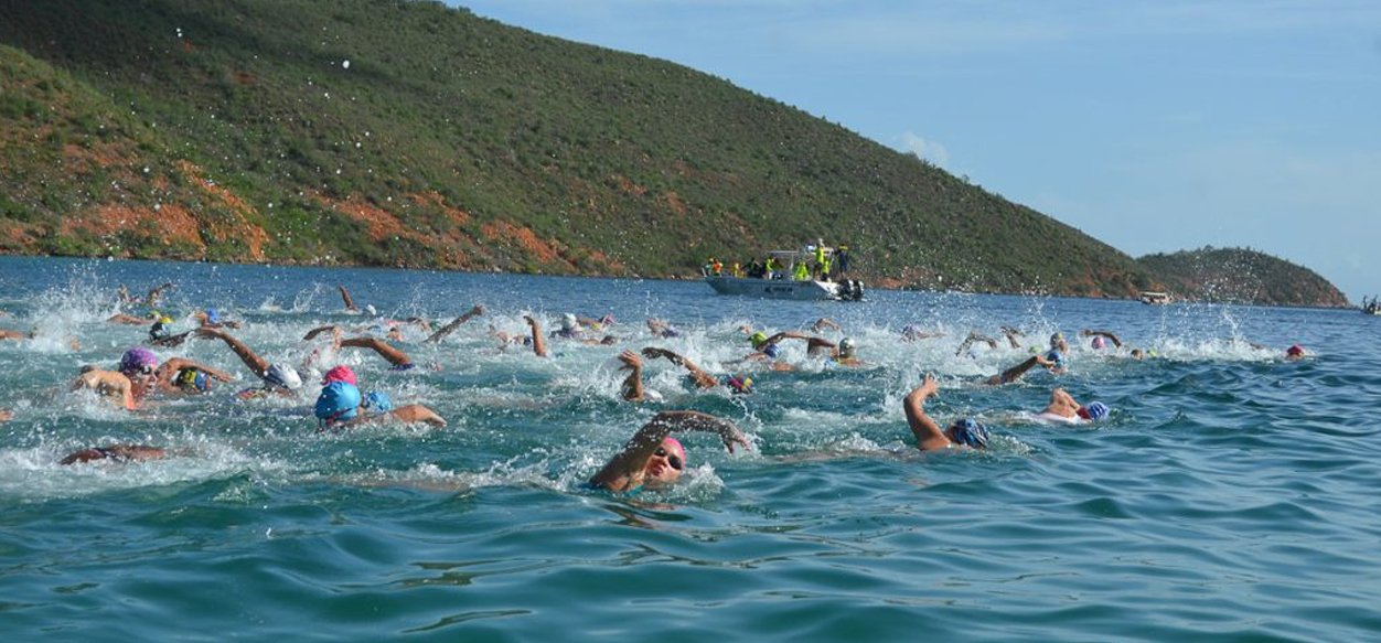 Más de 100 atletas participarán en el Acuatlón Sprint - El Oriental de ...